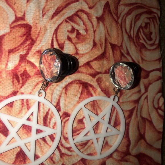Boutique | Jewelry | Nwt 2 Gauge Jewel Plugs W Pentagram Dangle | Poshmark